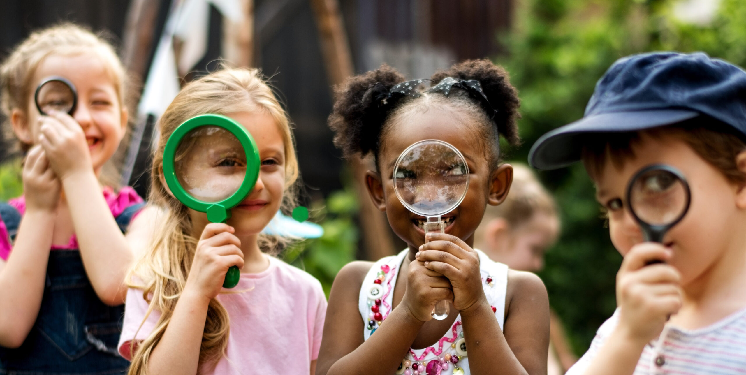 Mädchen machen MINT - KinderKinder